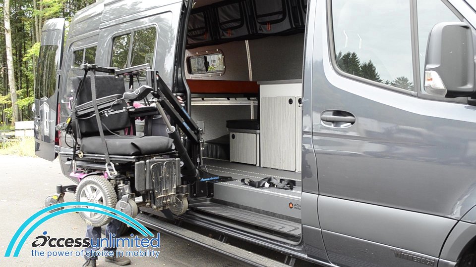 ML_REAR_DOOR_RV_MOUNT_MERCEDES_SPRINTER_MANUAL_ROTATION_WHEELCHAIR_LIFT