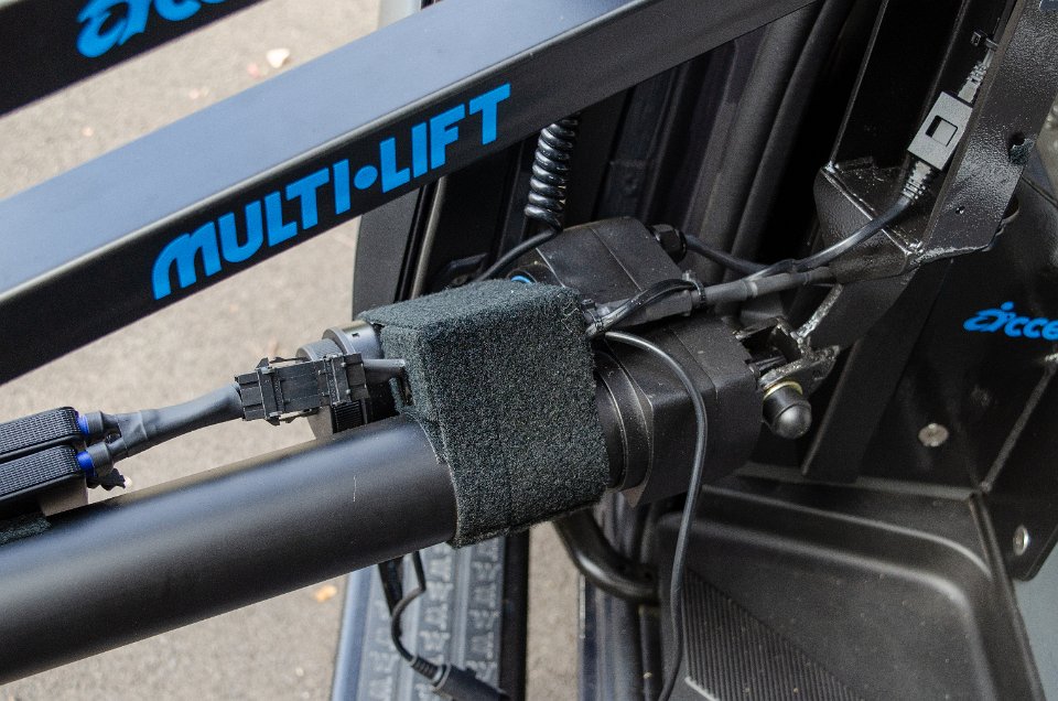 ML_REAR_DOOR_RV_MOUNT_MERCEDES_SPRINTER_MANUAL_ROTATION_WHEELCHAIR_LIFT